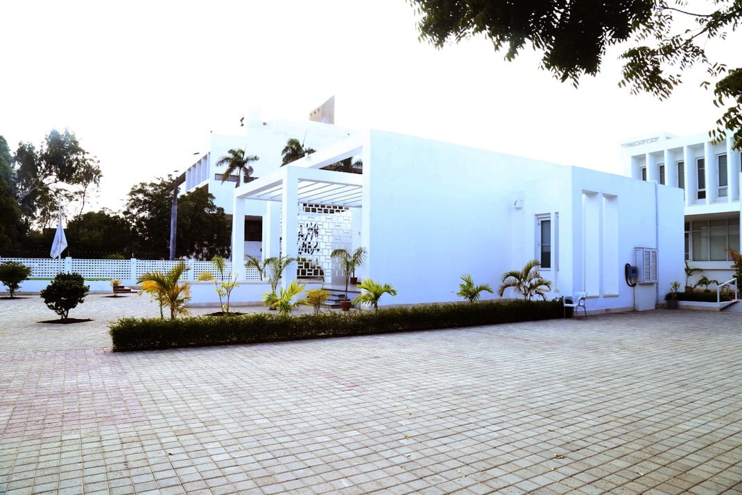 Facilities – Dr. Jameel Jalibi Research Library